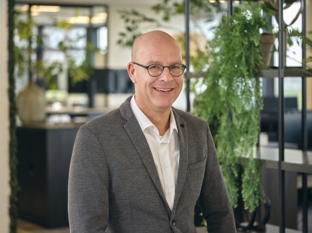 thuis in de taal van opdrachtgevers als interim professionals hij richt zich specifiek op het ...